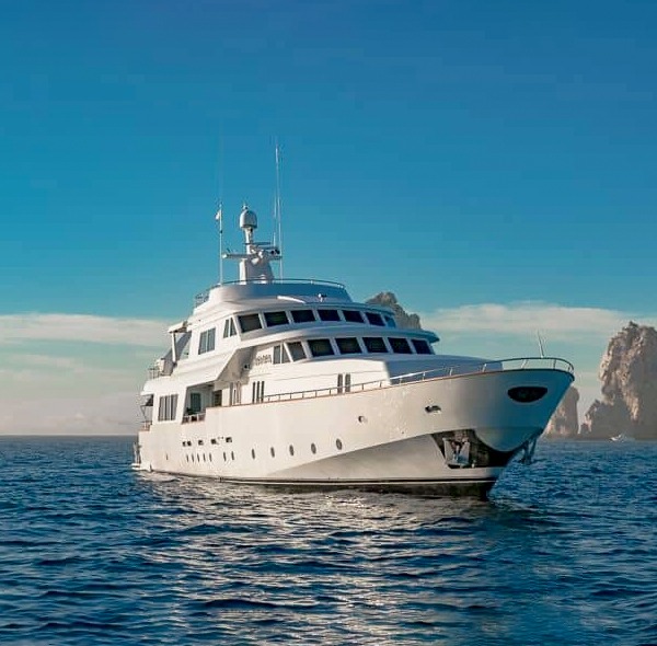 82 Feet Yacht for Rent in Dubai – Private - Tour Maker Travels and Tourism